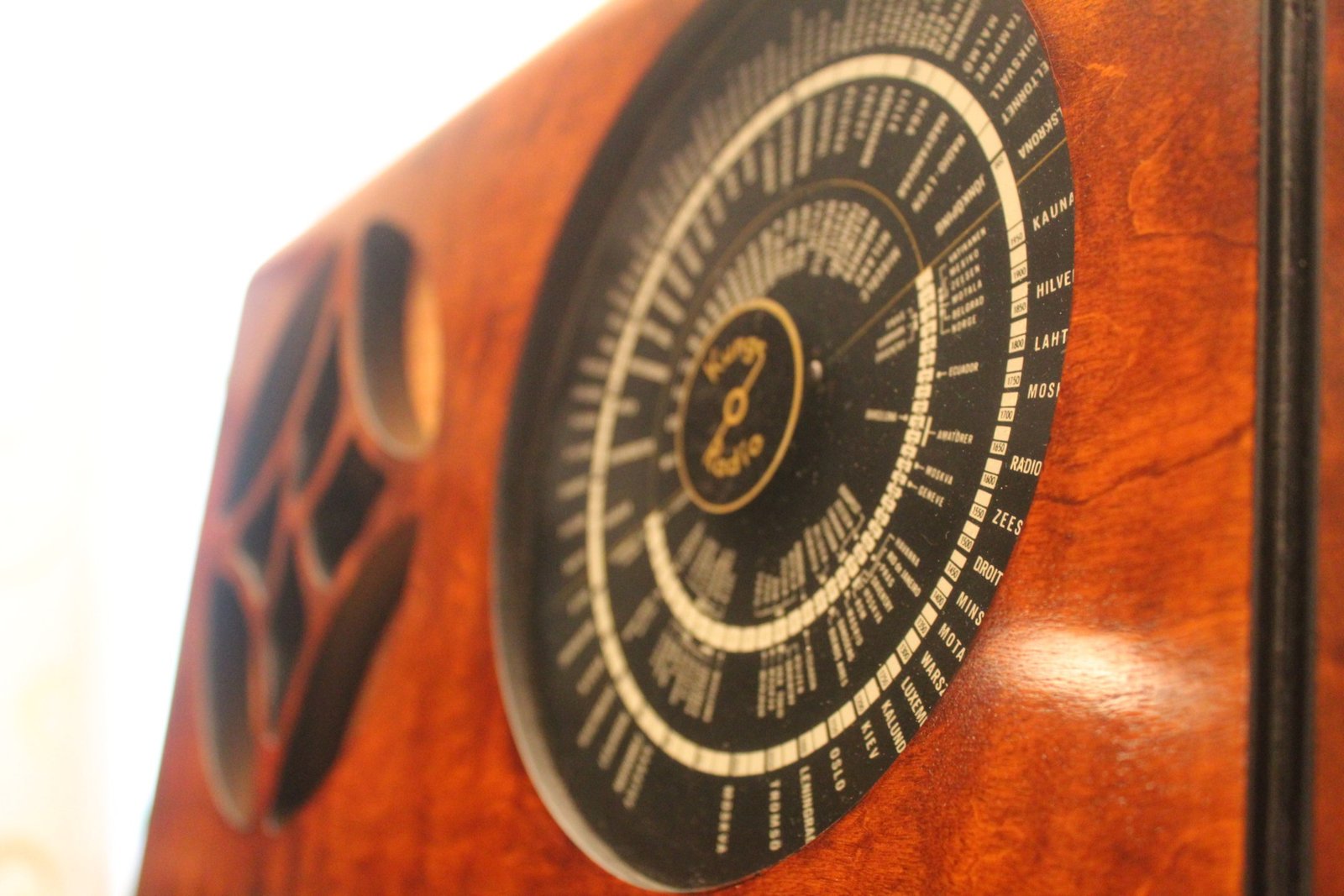 Kungs Typ 320V – Antica Radio